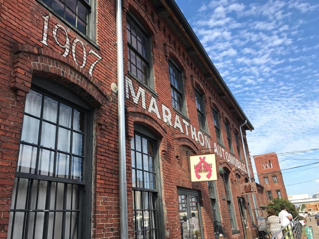 Marathon Motor Works 1310 - Artful Agenda - The Stylish Digital Calendar